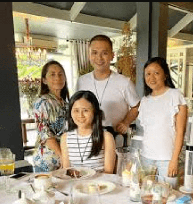 Chef RV Manabat Net Worth: The Chef's Financial Journey - goldengatemax ...